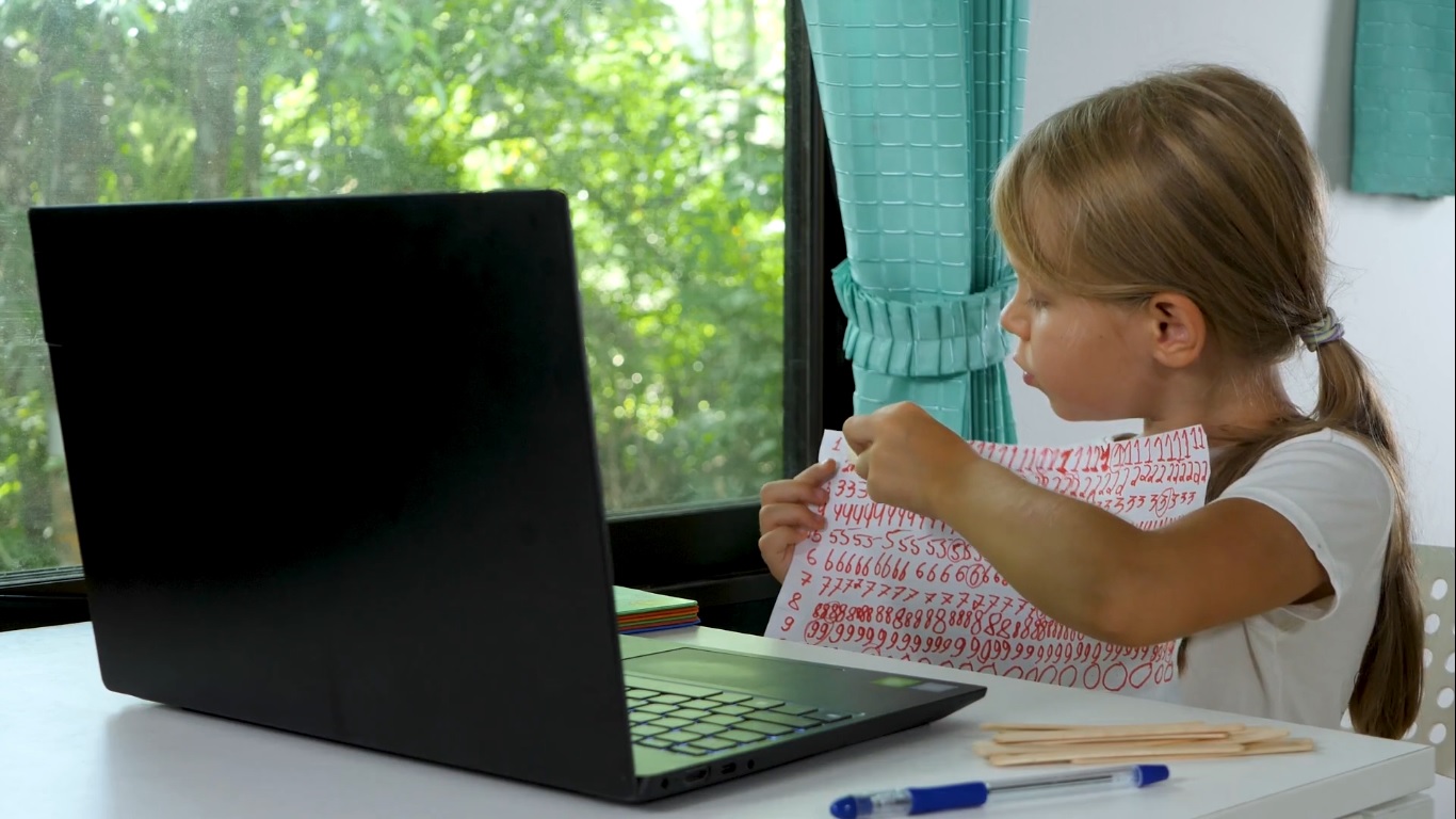 Aulas da rede estadual são retomadas em formato 100% virtual - Rede ...